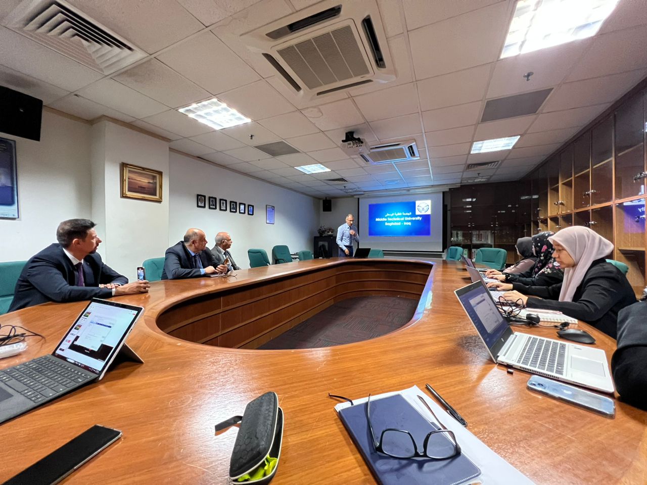 The delegations from the Middle Technical University in Iraq ...